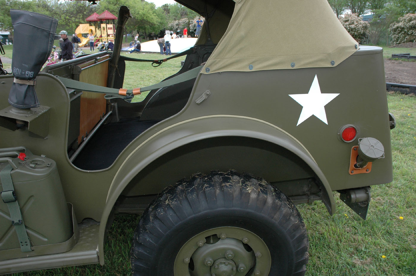 TOADMAN'S TANK PICTURES 1942 WC-57 3/4 TON 4X4 COMMAND AND RECONN CAR ...