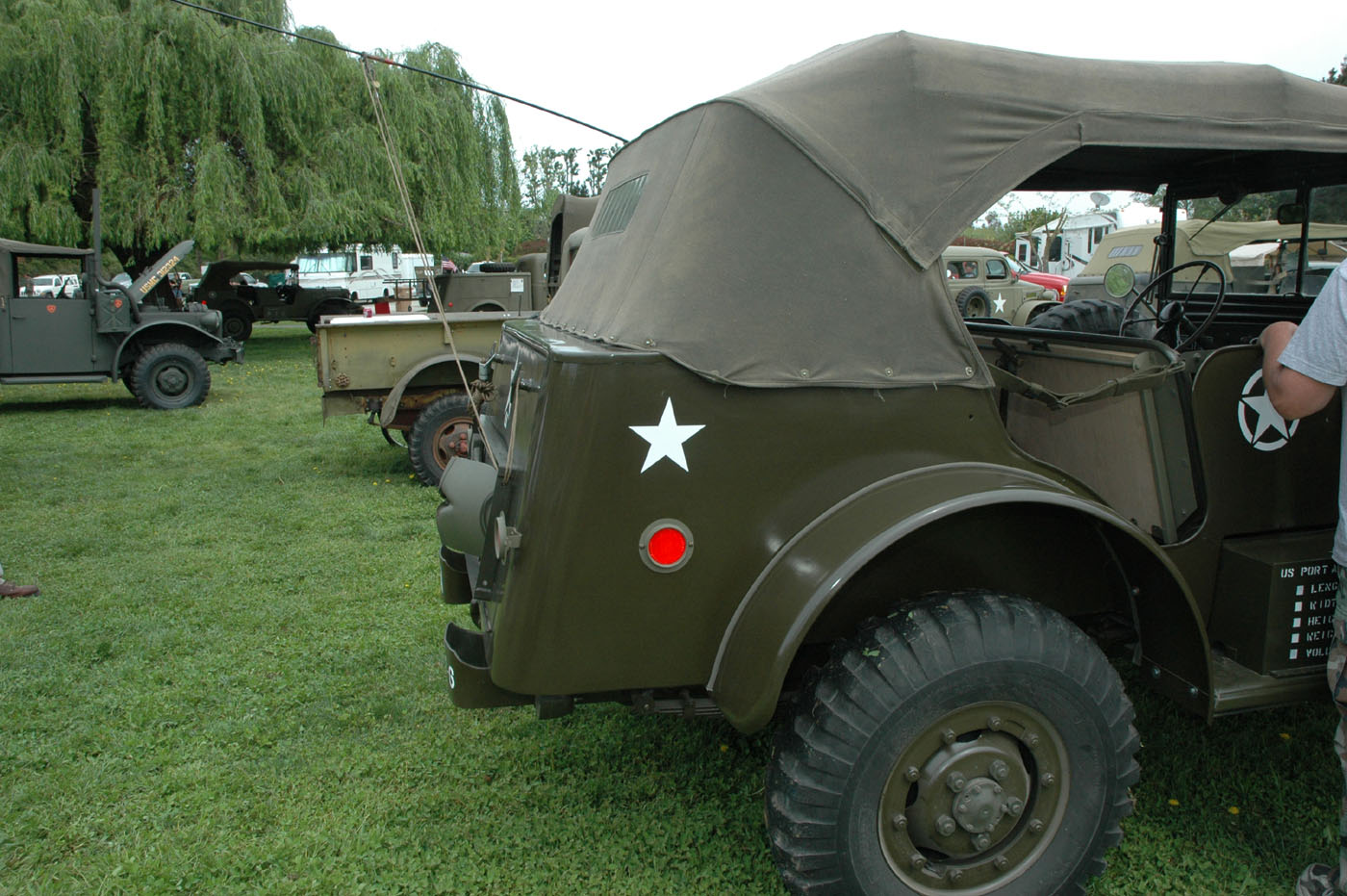 TOADMAN'S TANK PICTURES 1943 WC-56 3/4 TON 4X4 COMMAND CAR PAGE 2