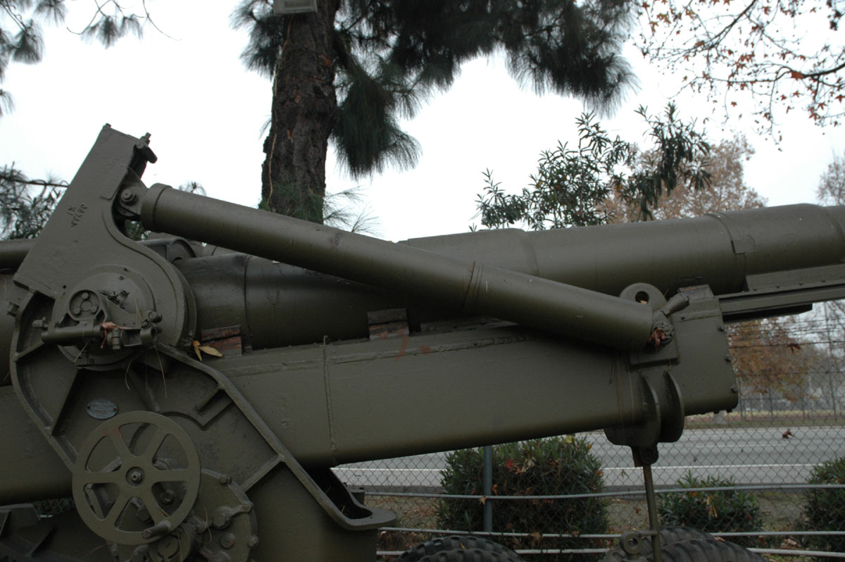 TOADMAN'S TANK PICTURES 8 INCH HOWITZER M1 M115 PAGE 1