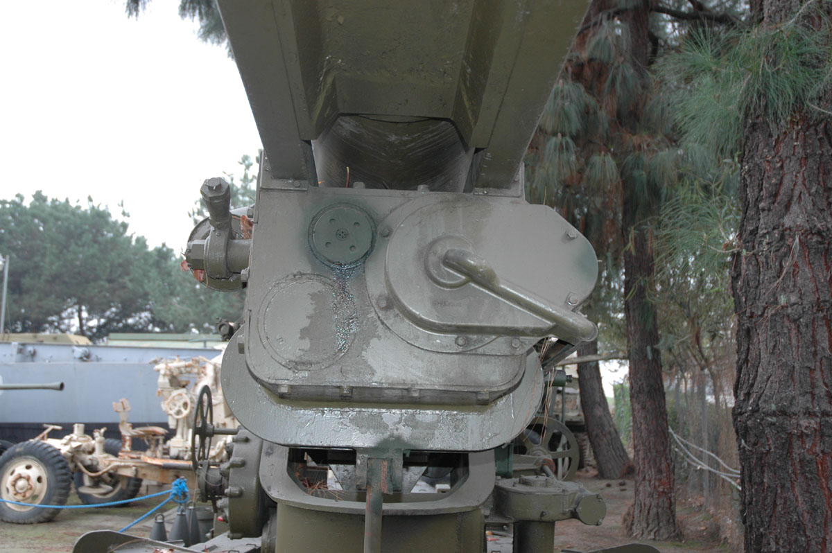 TOADMAN'S TANK PICTURES 8 INCH HOWITZER M1 M115 PAGE 1