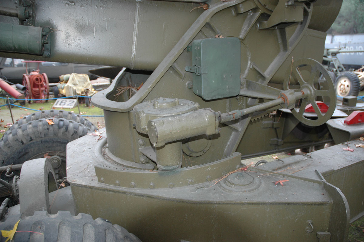 TOADMAN'S TANK PICTURES 8 INCH HOWITZER M1 M115 PAGE 1