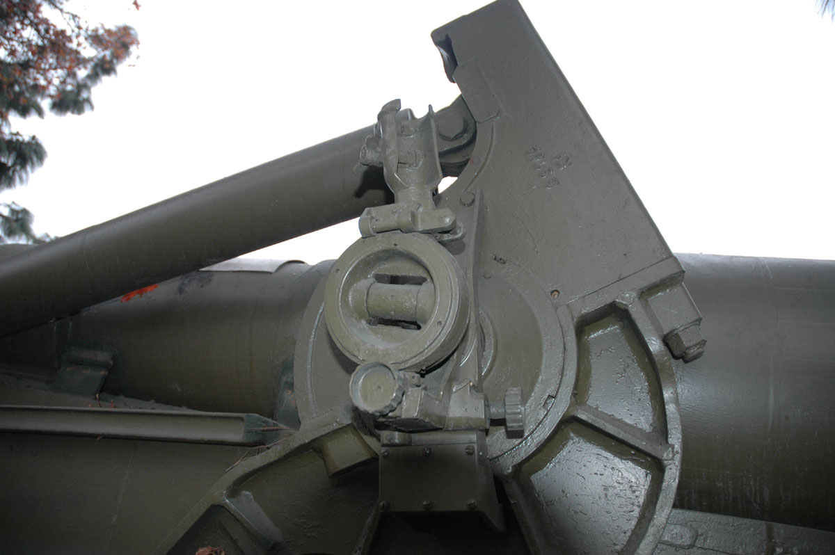 TOADMAN'S TANK PICTURES 8 INCH HOWITZER M1 M115 PAGE 1