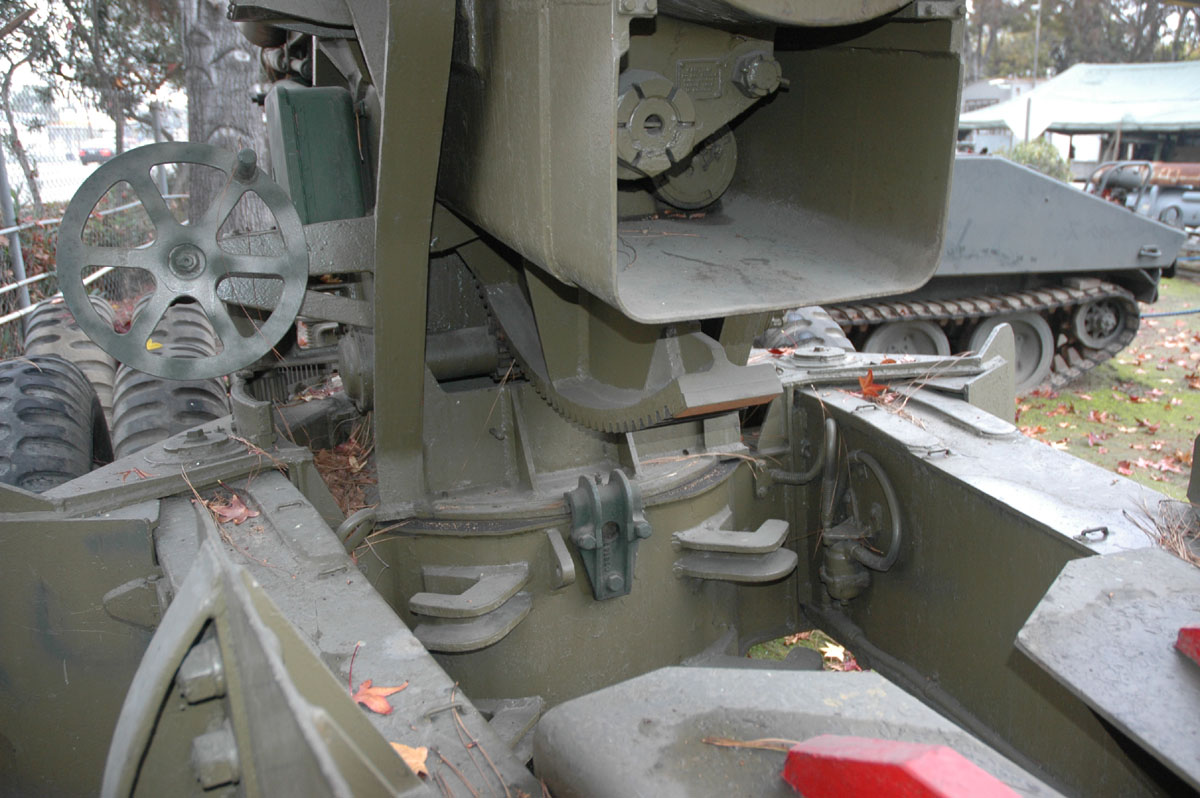 TOADMAN'S TANK PICTURES 8 INCH HOWITZER M1 M115 PAGE 1