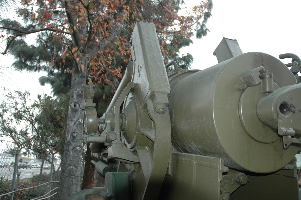 TOADMAN'S TANK PICTURES 8 INCH HOWITZER M1 M115 PAGE 1