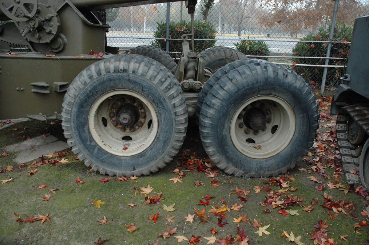 TOADMAN'S TANK PICTURES 8 INCH HOWITZER M1 M115 PAGE 1