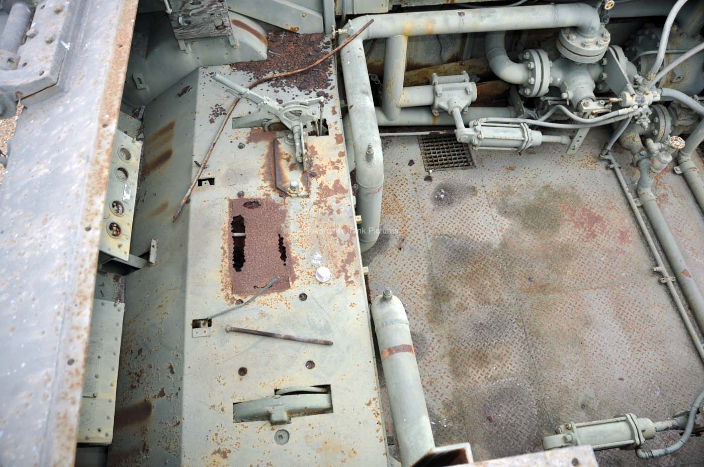 TOADMAN'S TANK PICTURES LVT3