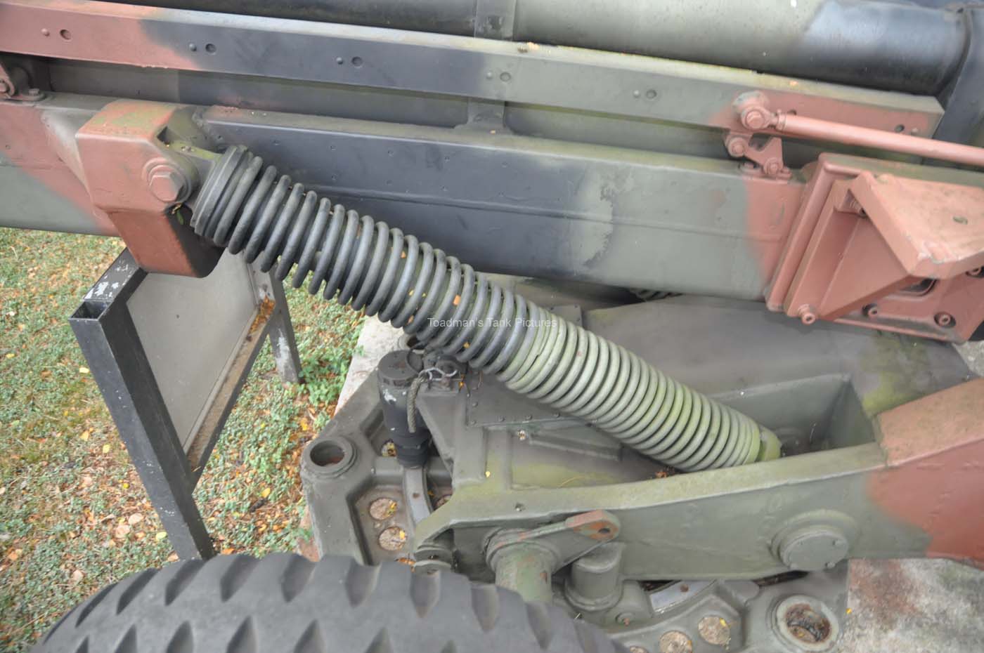 TOADMAN'S TANK PICTURES 105MM HOWITZER M102