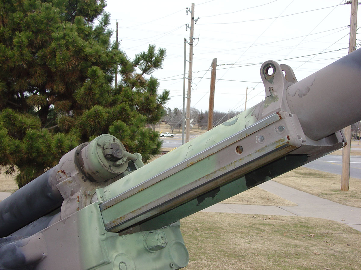 TOADMAN'S TANK PICTURES 105MM HOWITZER M102