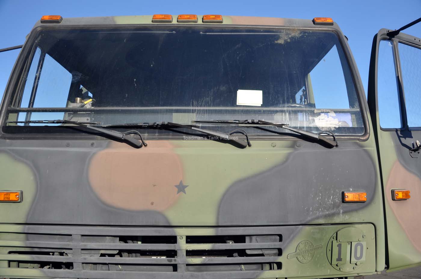 TOADMAN'S TANK PICTURES M1078A1 2.5 TON 4X4 LIGHT MEDIUM TACTICAL VEHICLE