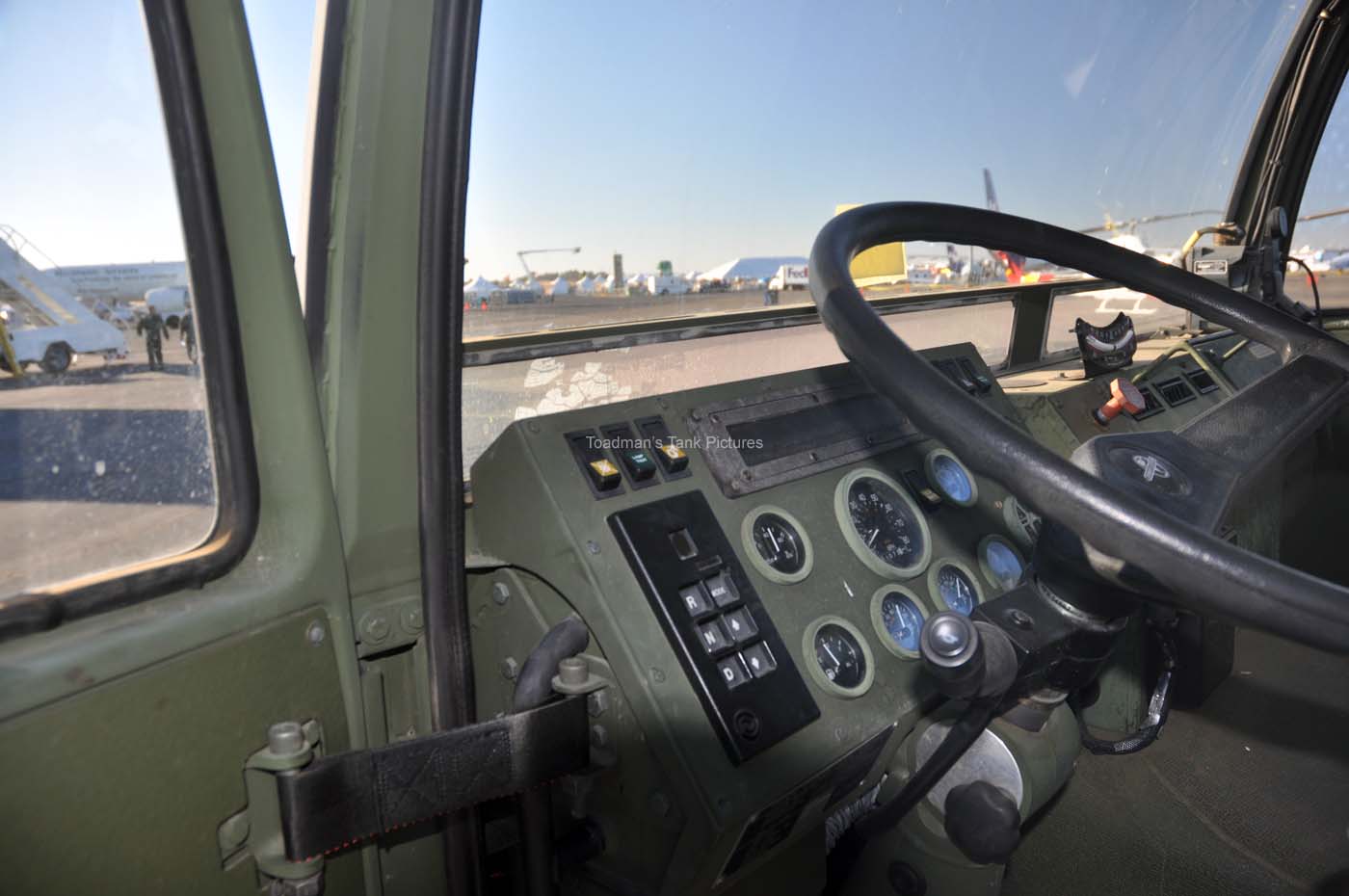 TOADMAN'S TANK PICTURES M1078A1 2.5 TON 4X4 LIGHT MEDIUM TACTICAL VEHICLE