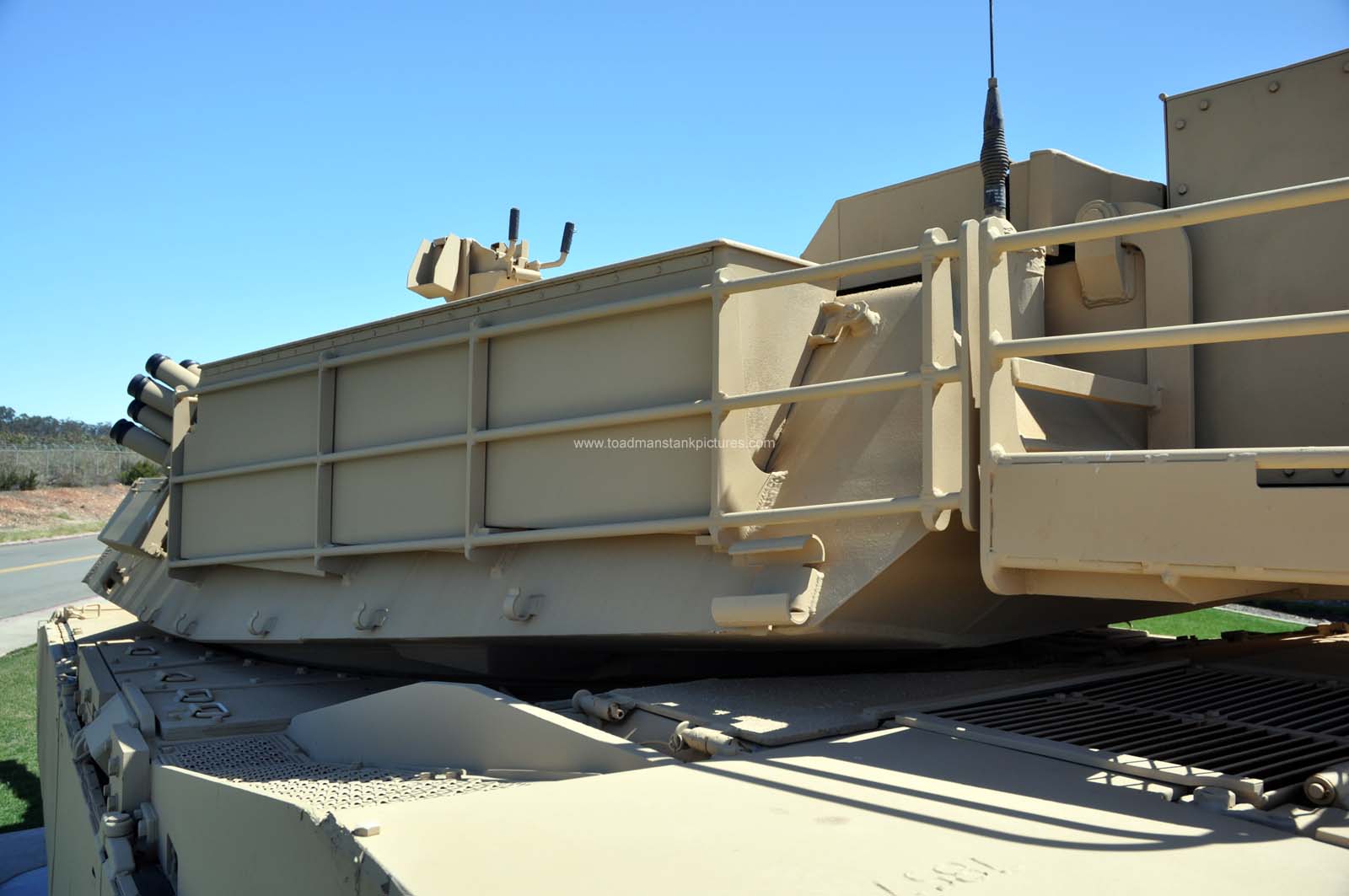 TOADMAN'S TANK PICTURES M1A1 ABRAMS