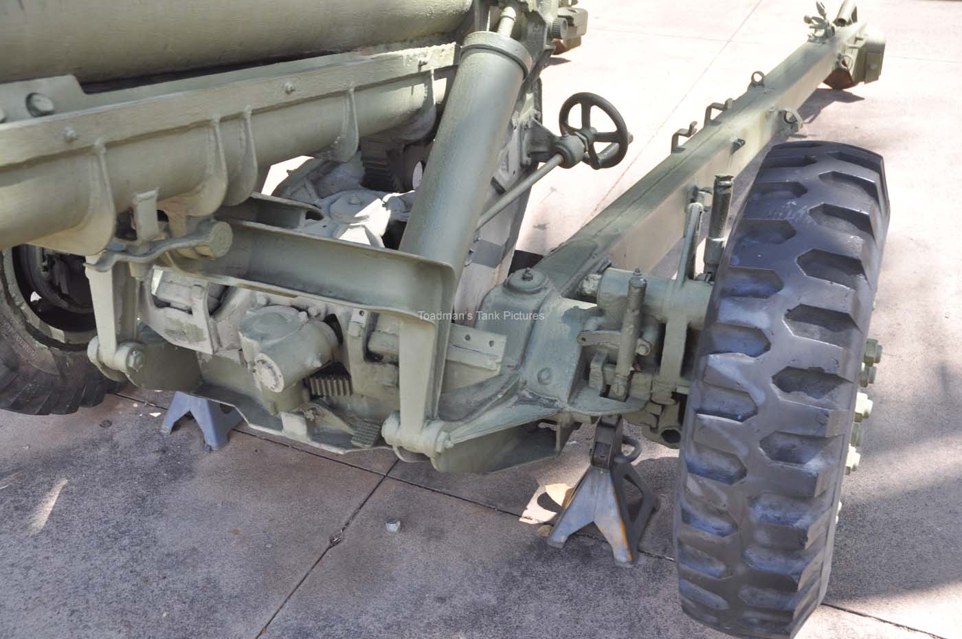 TOADMAN'S TANK PICTURES M3 105MM HOWITZER