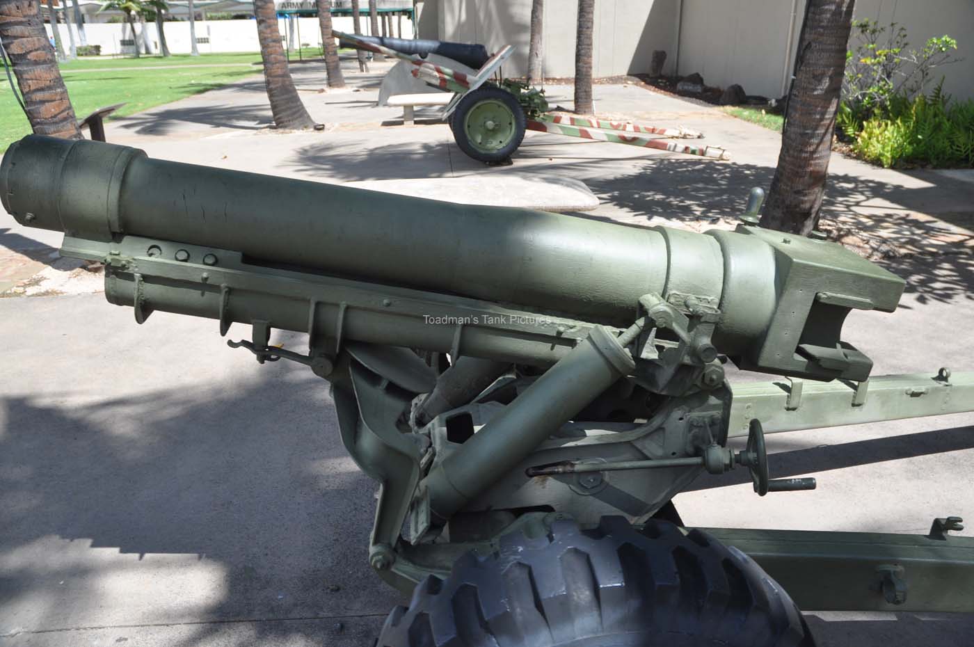 TOADMAN'S TANK PICTURES M3 105MM HOWITZER