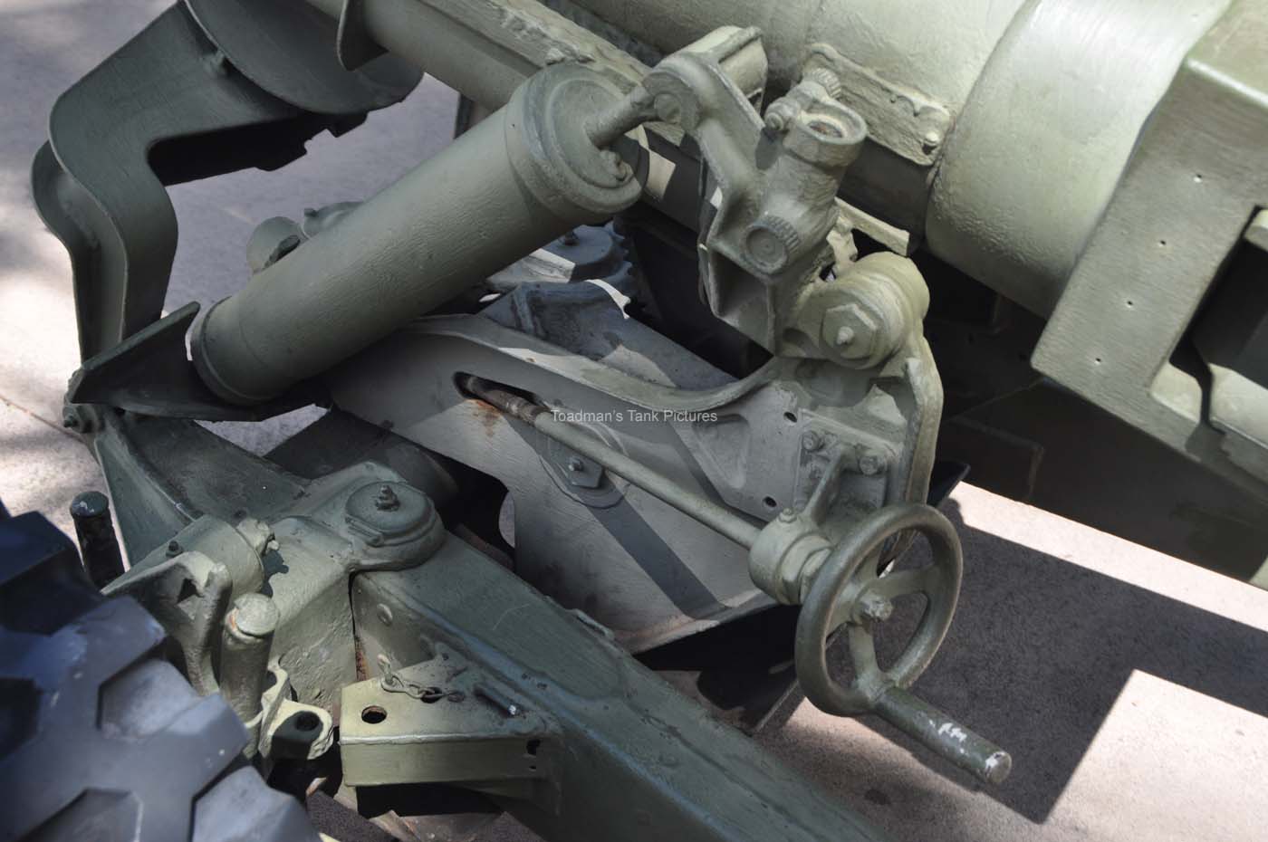 TOADMAN'S TANK PICTURES M3 105MM HOWITZER