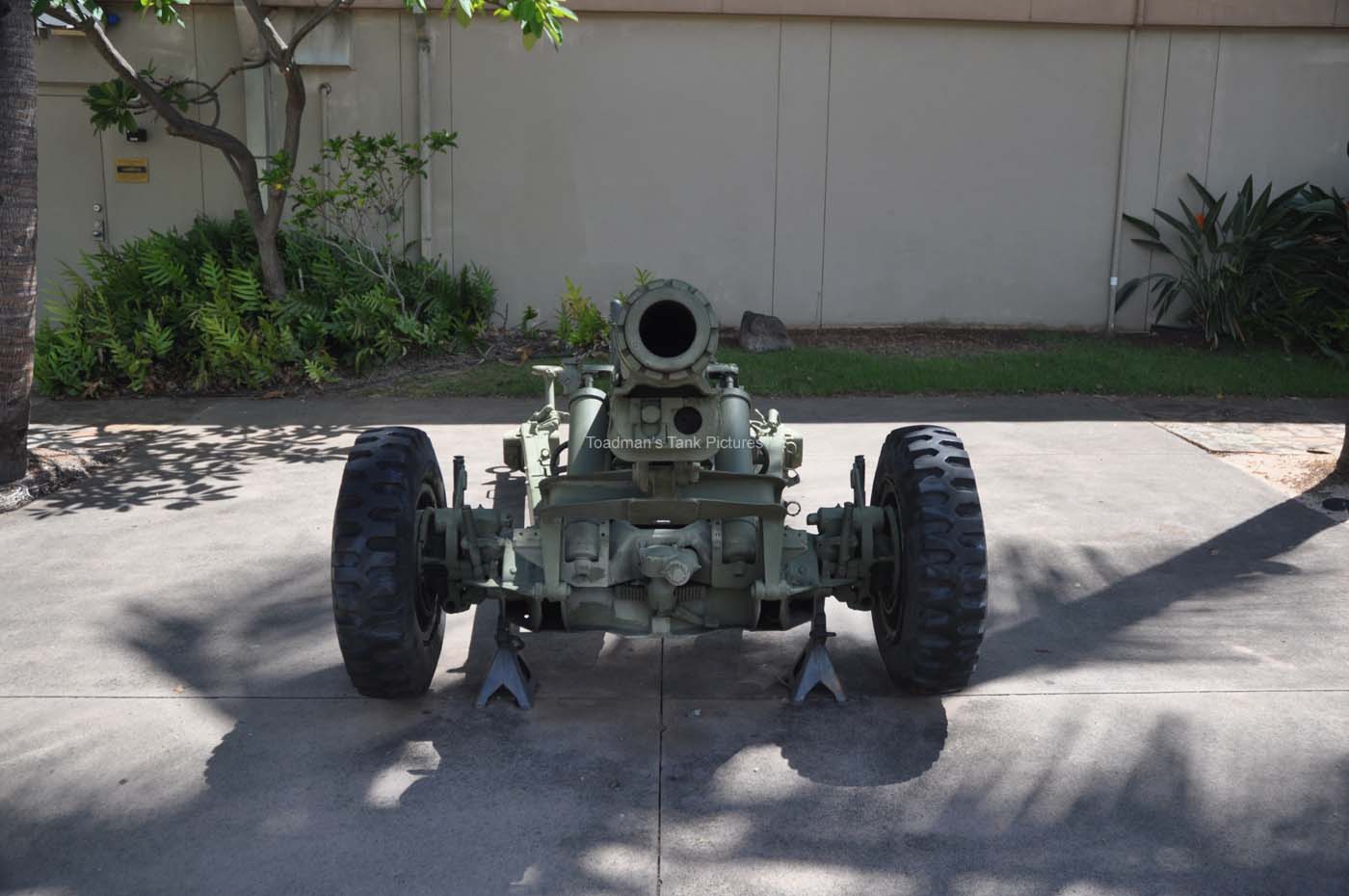 TOADMAN'S TANK PICTURES M3 105MM HOWITZER