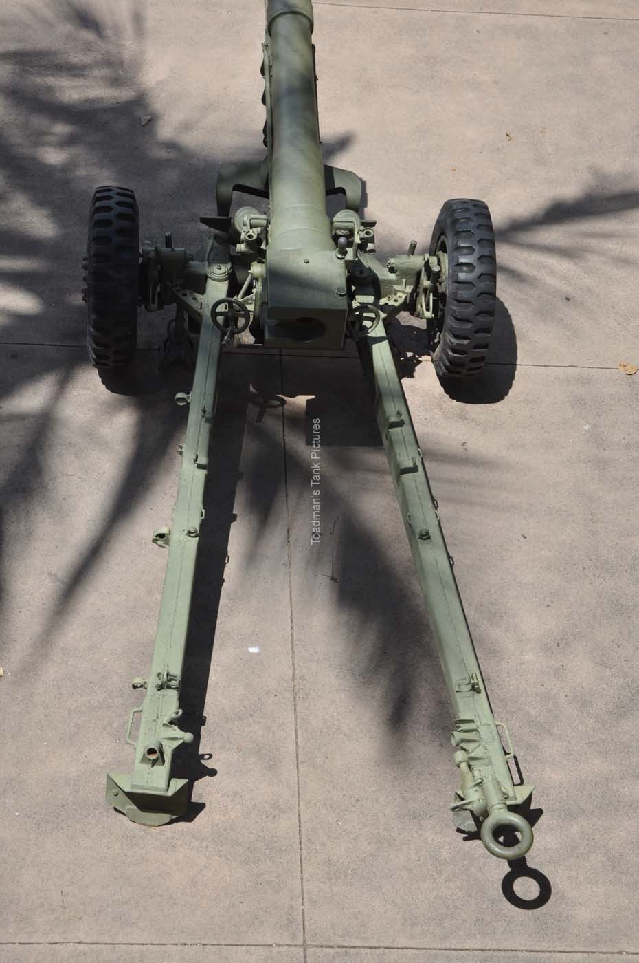 TOADMAN'S TANK PICTURES M3 105MM HOWITZER