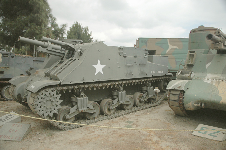 105MM HOWITZER MOTOR CARRIAGE M7, M7B1, AND M7B2 PHOTO DETAIL CD