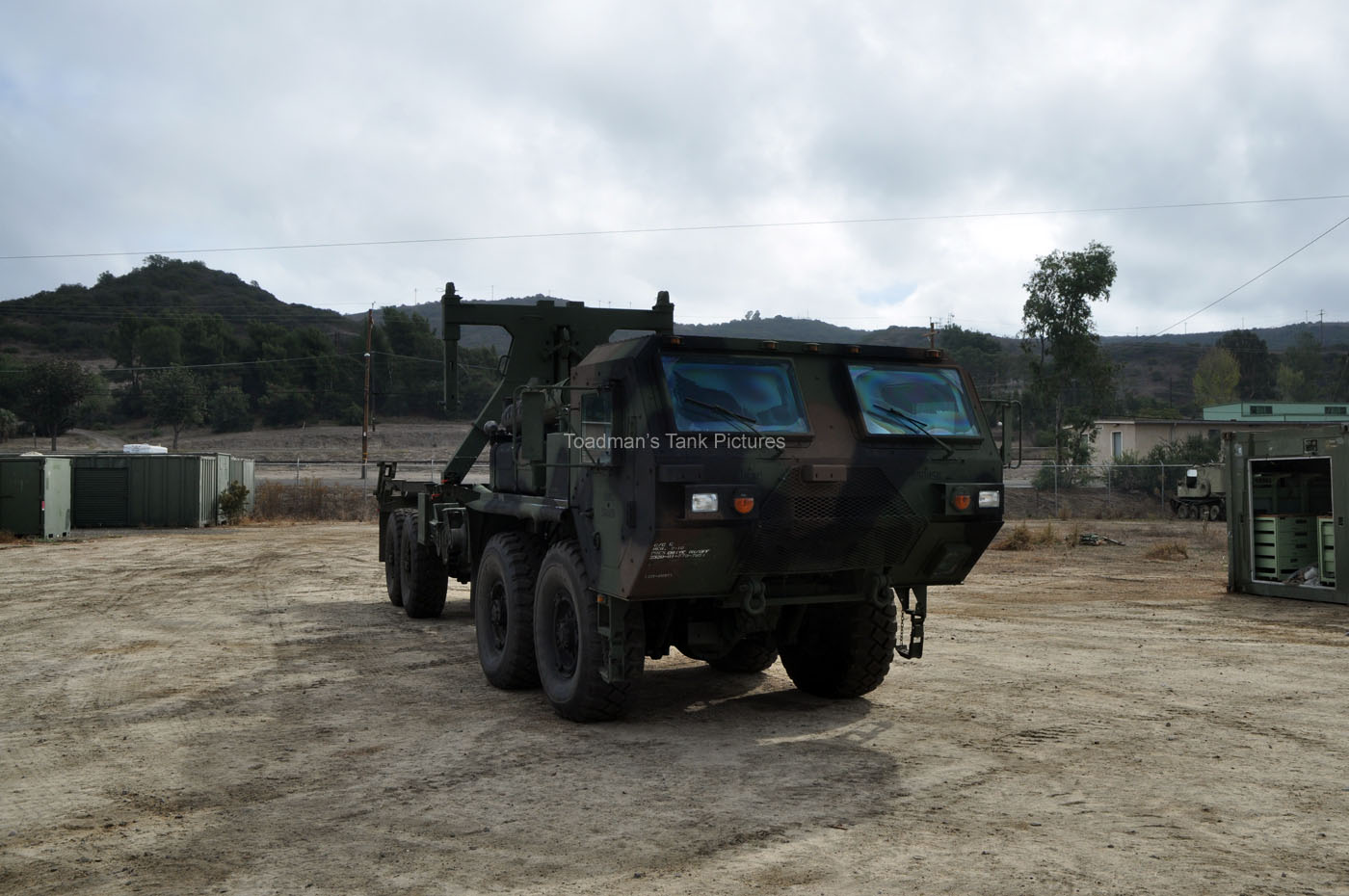 TOADMAN'S TANK PICTURES MK48 LVS WITH MK18A1 CONTAINER TRANSPORTER