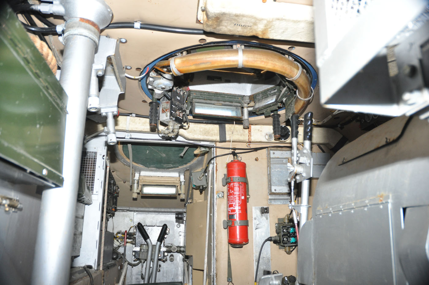 TOADMAN'S TANK PICTURES FV106 SAMSON