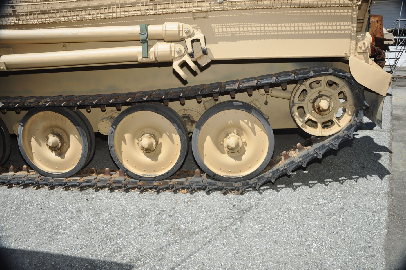 TOADMAN'S TANK PICTURES FV106 SAMSON