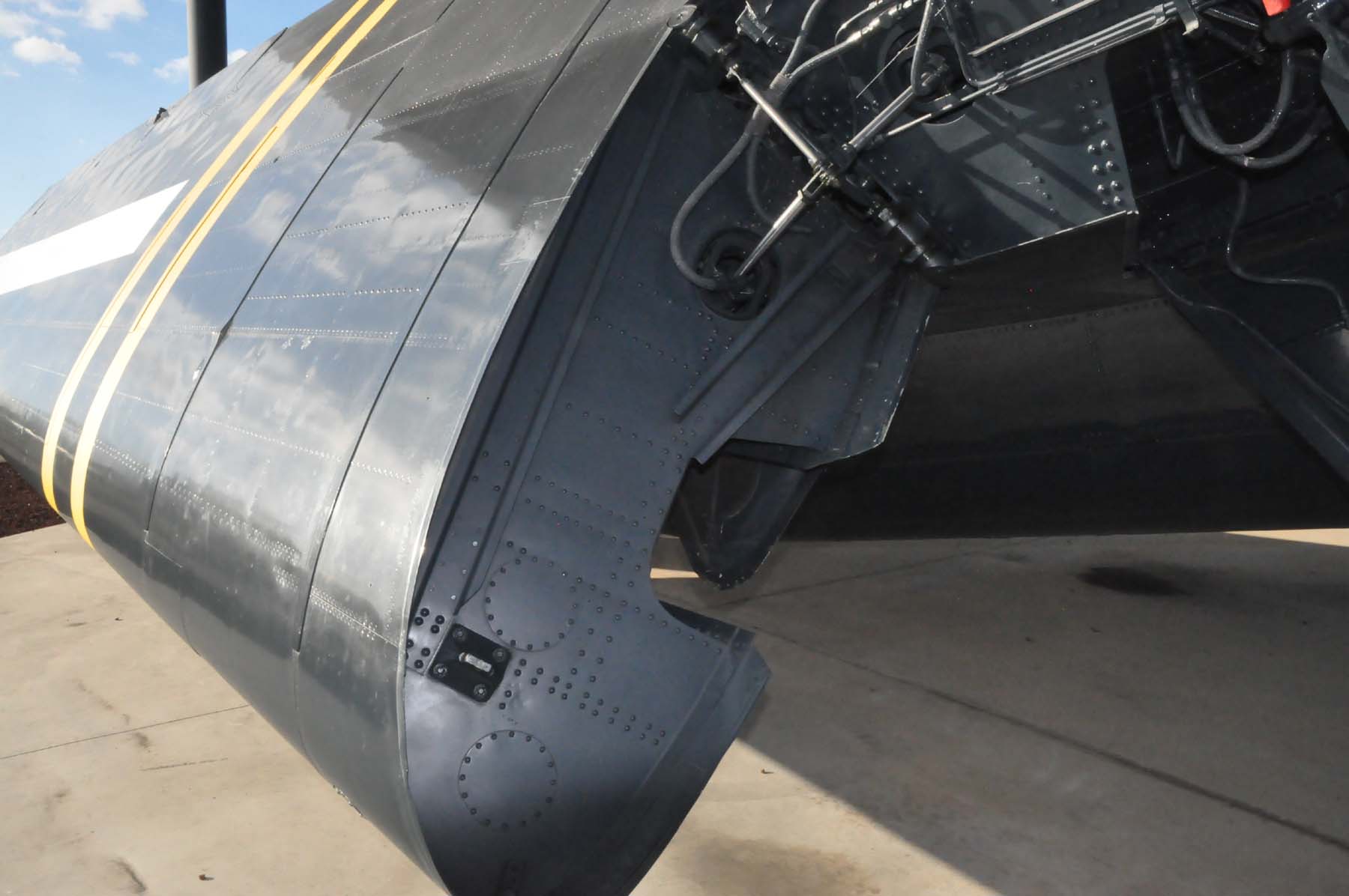 TOADMAN'S TANK PICTURES TBM-3E AVENGER